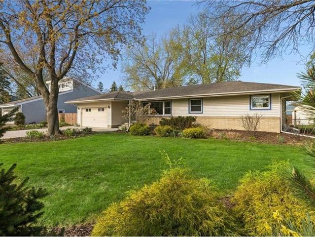 3433 Churchill St, Shoreview, MN 55126