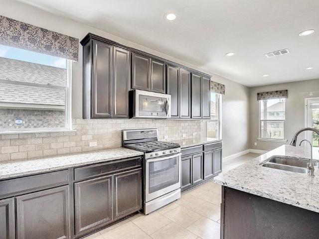 3433 De Torres Cir
