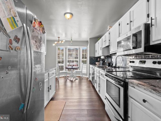 3433 Elenoir Court