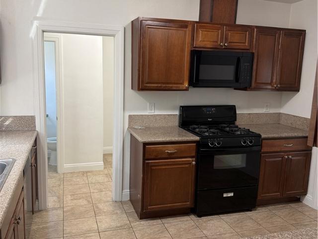 3433 Lowell