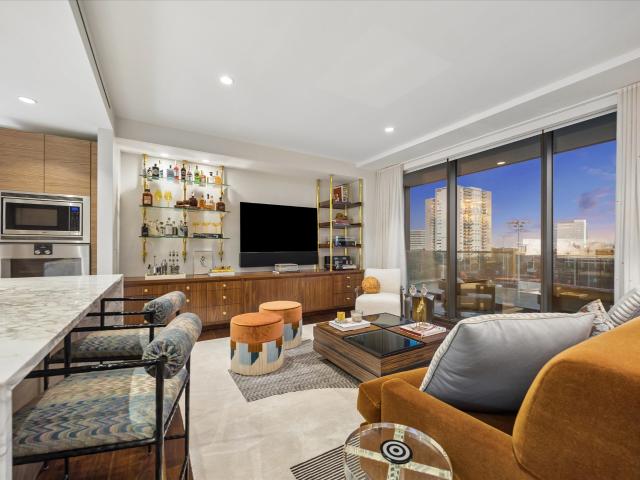 3433 Westheimer Road 504