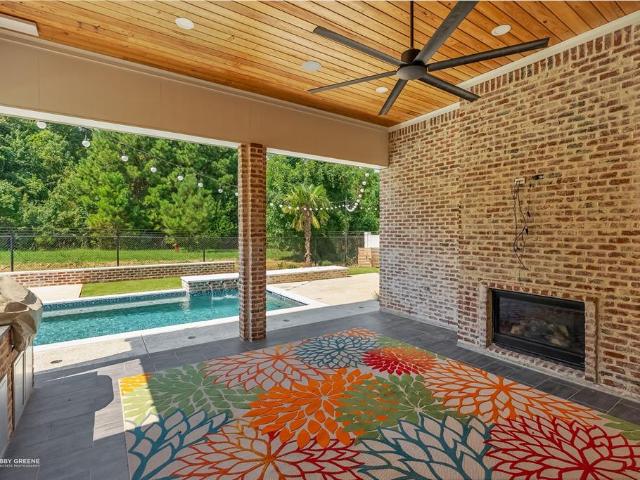 343 Crossfield Court