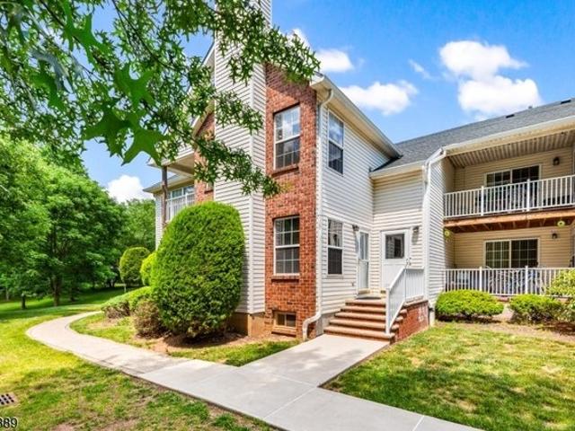343 Bowler Ct, Piscataway Twp, NJ 08854
