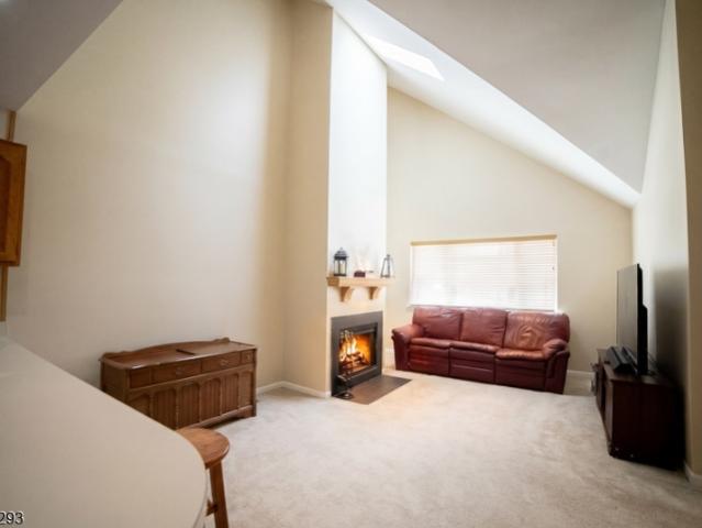 343 Falcon Ridge Way