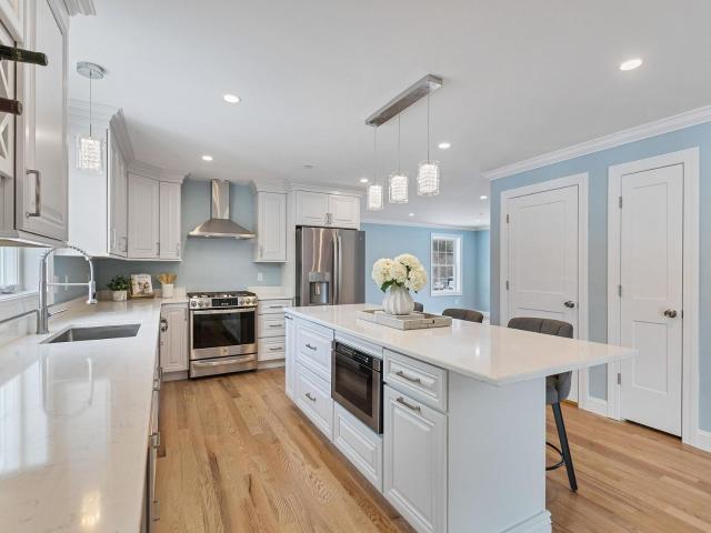 343 Island Pond Road, Derry, US, NH