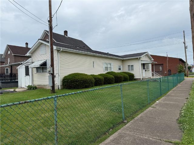 343 Oak St