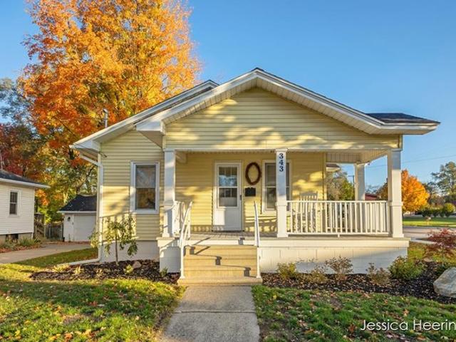 343 Lewis St NE, Rockford, MI 49341