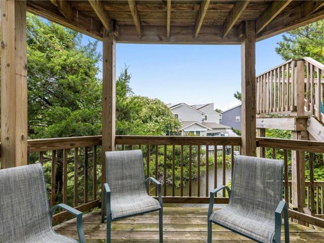 343 Norfolk AVE