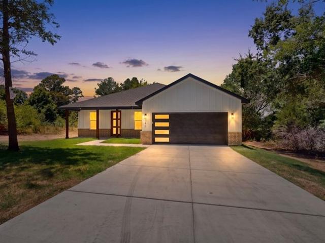 343 Schooner Rd, Gun Barrel City, TX 75156