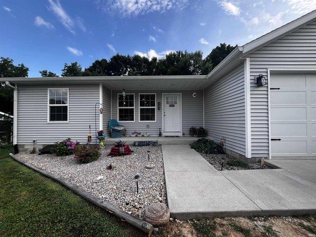343 W Blackfoot Dr, Ellettsville, IN 47429