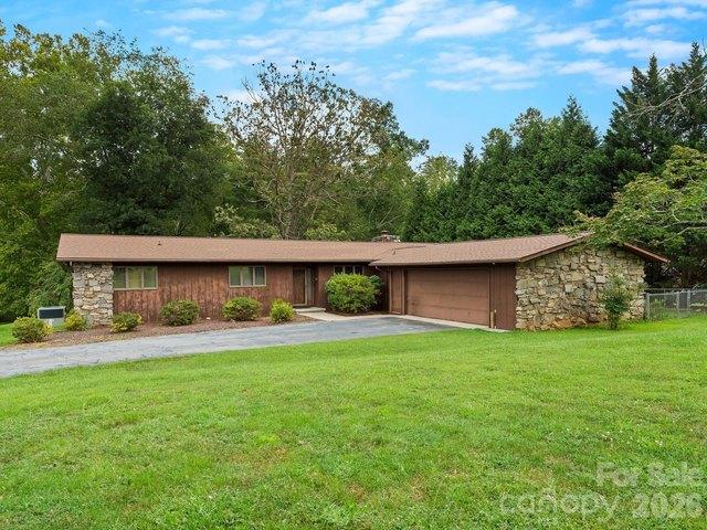 343 White Pine Dr, Fletcher, NC 28732