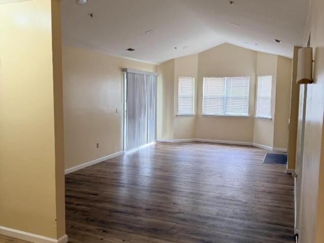 343 Ventnor Ct