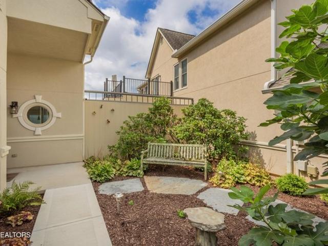 3445 Commodore Pt, Knoxville, TN 37922