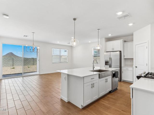 3446 n camden drive