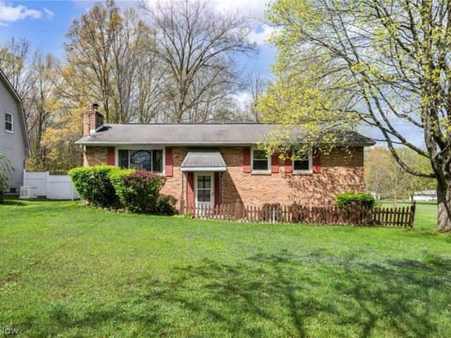 3446 Niles Carver Rd, Mineral Ridge, OH 44440