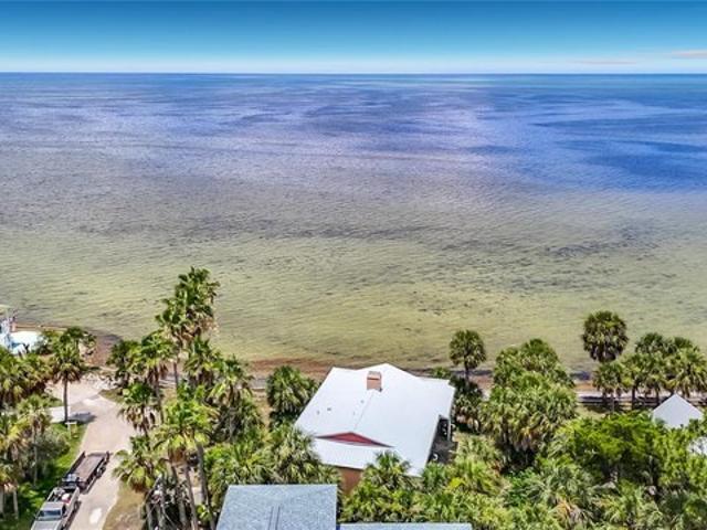 3447 Bayview Ave, Weeki Wachee, FL 34607