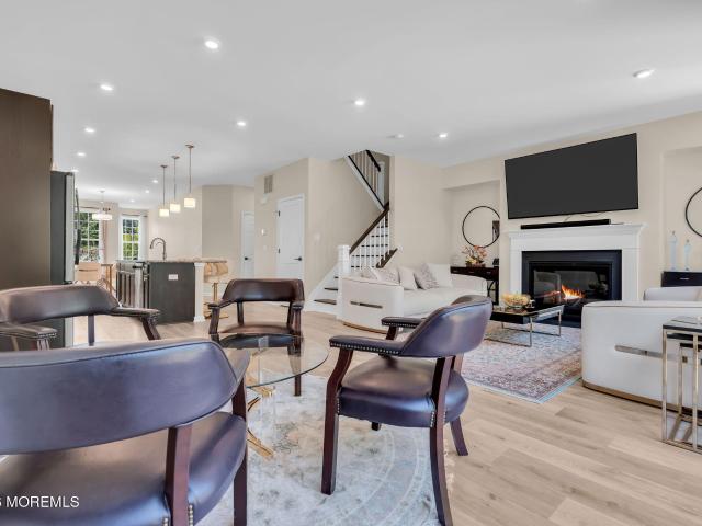 3440 Glen Oaks Lane