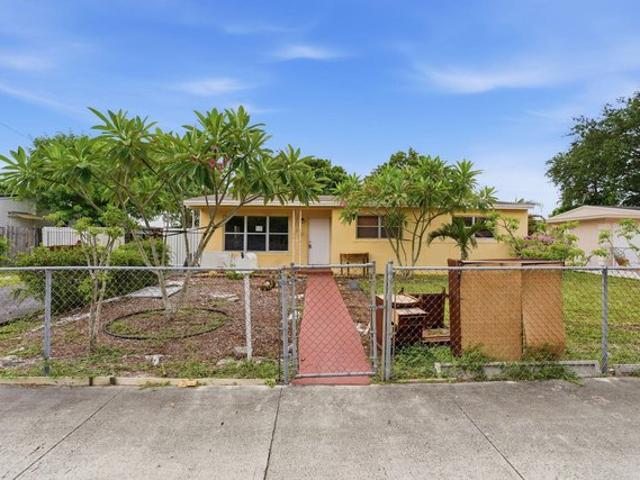 3441 NW 169th Ter, Miami Gardens, FL 33056