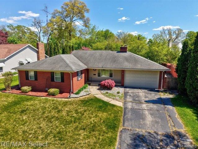 3441 Hawthorne Dr, Flint, MI 48503