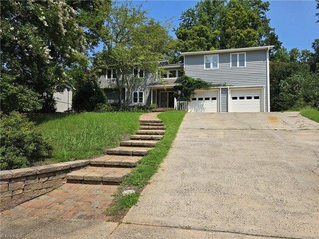 3443 Scarsborough Dr, Winston Salem, NC 27104