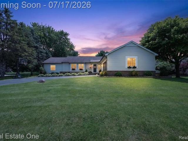 3443 Valley Brook Ln, Brighton Township, MI 48114
