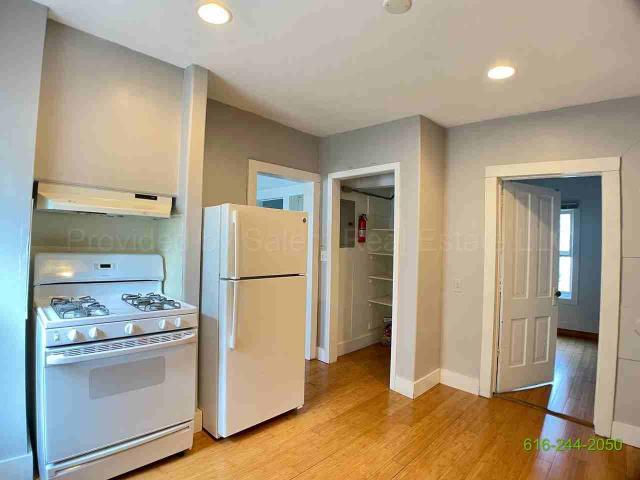 344 346 Diamond Ave SE 2 Bedroom Apartment for Rent at 344 344 346 Diamond Ave SE, Grand Rapids, MI 49506