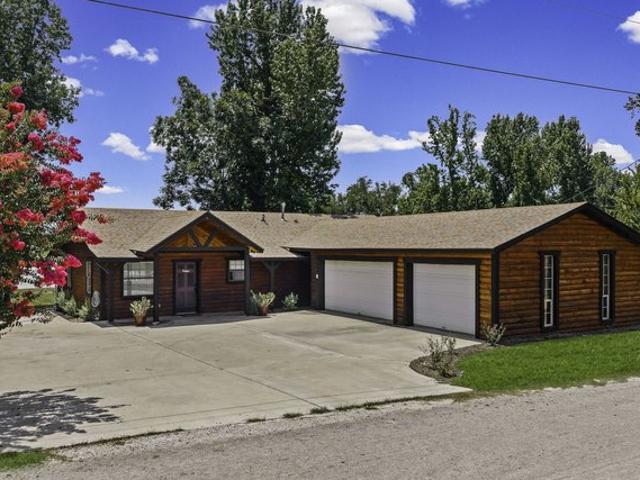 344 Birch Dr, Onalaska, TX 77360