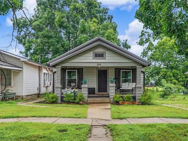 344 E 4th Ave, Garnett, KS 66032