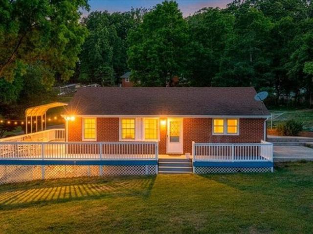 344 Hillview Ln, Salem, VA 24153