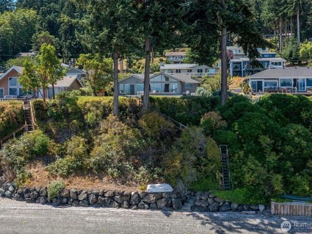 344 Marine Dr, Coupeville, WA 98239
