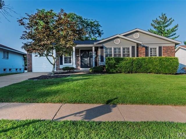 344 Novara Dr, Ballwin, MO 63021