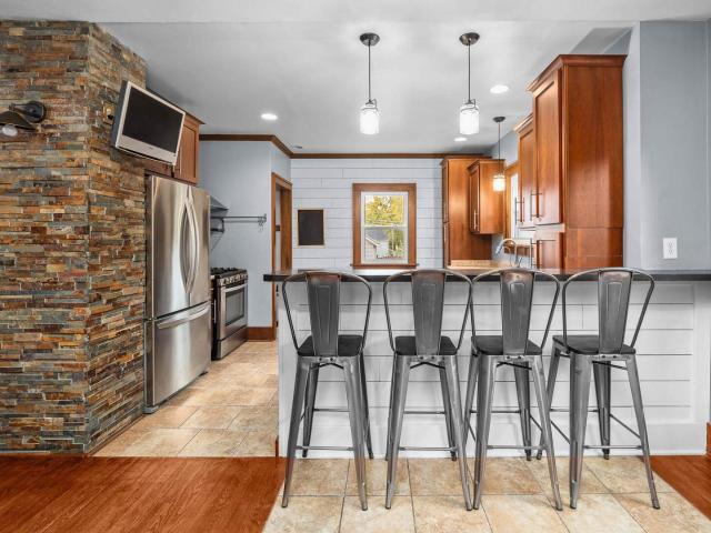 344 W Garfield St, Davenport, IA 52803 | Compass