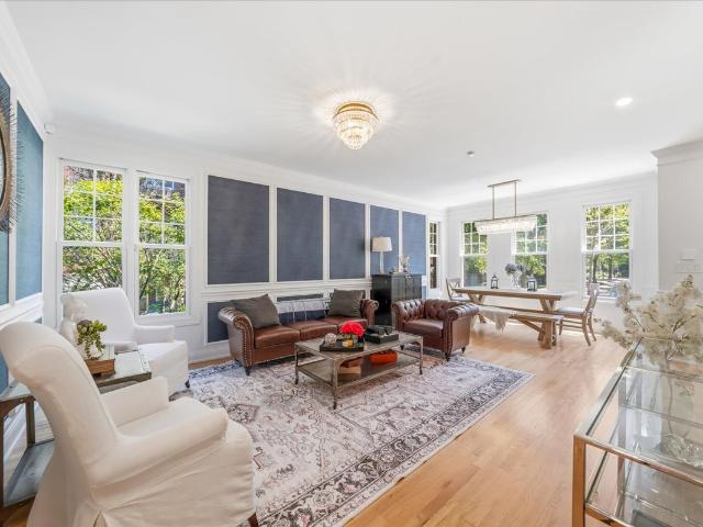 344 W Scott Street