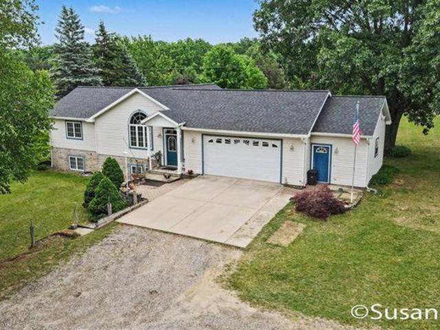 3454 Holland Lake Rd, Sheridan, MI 48884