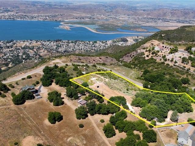 34561 S Main Divide Rd, Lake Elsinore, CA 92530