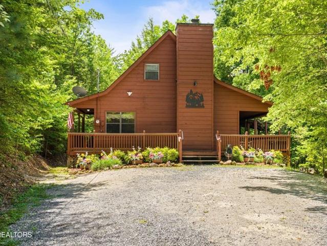 3456 Bear Mountain Ln, Sevierville, TN 37876