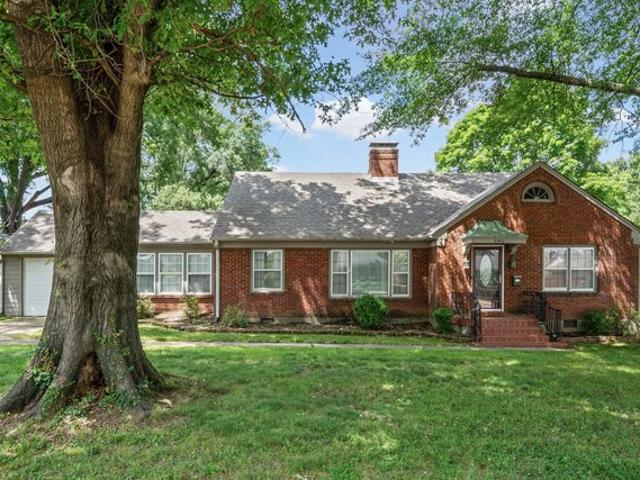 3456 Walnut Grove Rd, Memphis, TN 38111