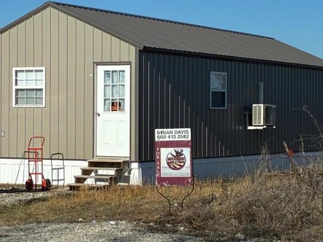 34570 Lyman Rd, Bucklin, MO 64631