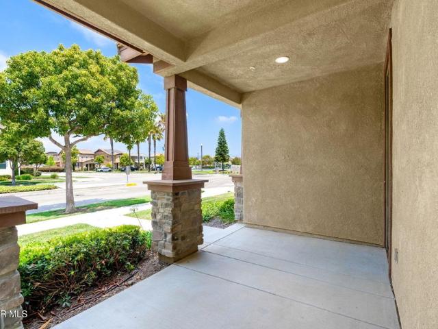 3458 N Oxnard Boulevard