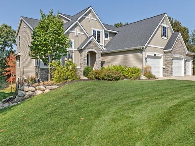 3459 Wolven Ridge Dr, Rockford, MI 49341