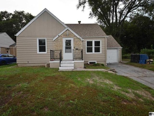 3450 Martin Ave, Omaha, NE 68112