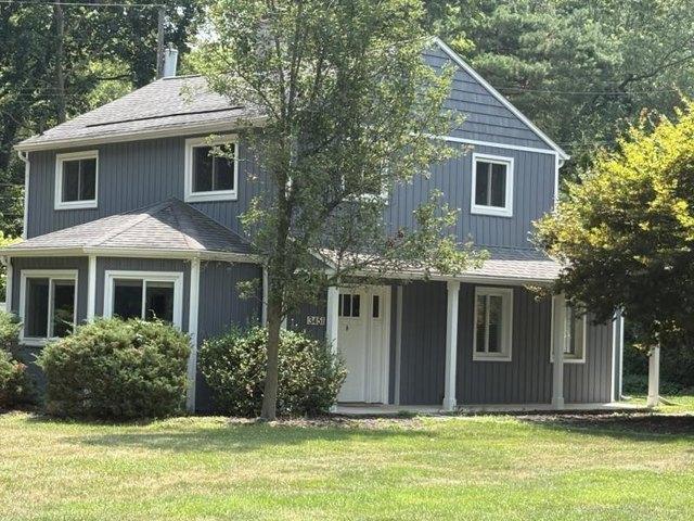 3451 Oakleaf Dr, West Bloomfield, MI 48324