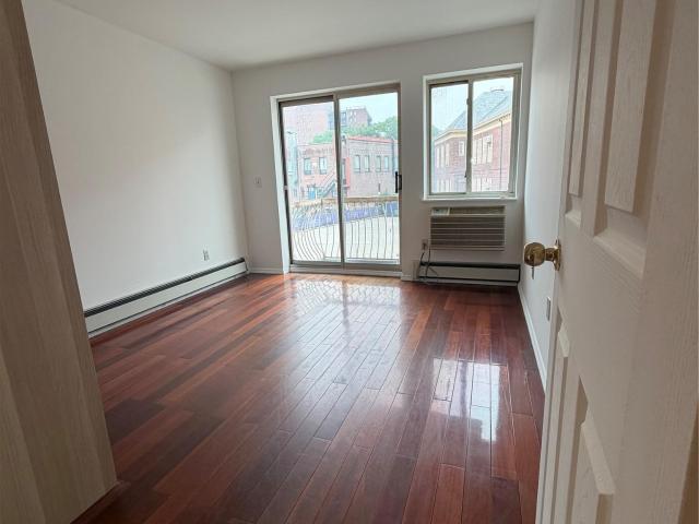 3451 Leavitt Street 3B