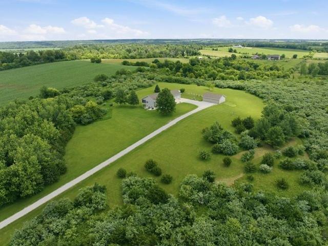 3451 Pleasant Creek Rd, Palo, IA 52324