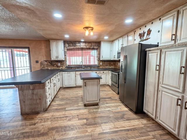 3452 N 67TH Drive