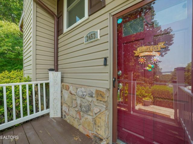 3453 Russellwood Drive