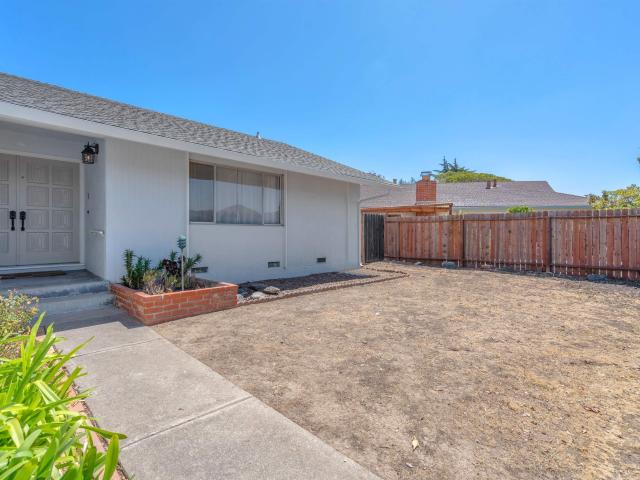 3453 Stewarton Dr
