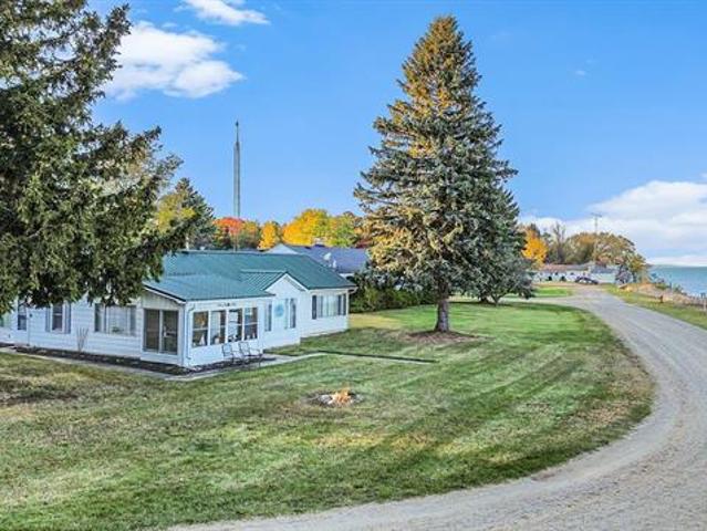 3453 Shoreview Drive