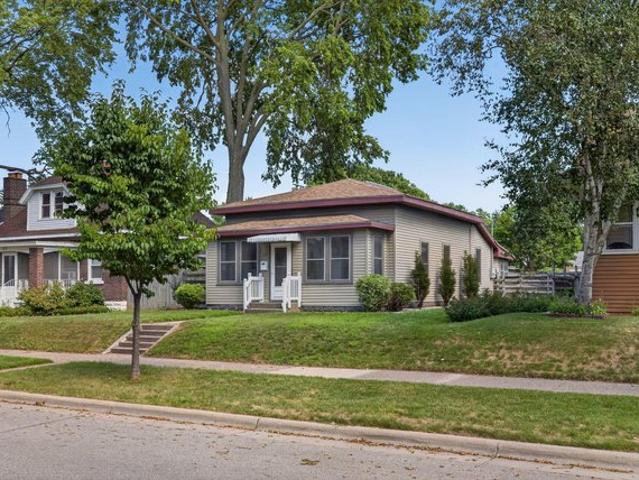 345 20th St S, La Crosse, WI 54601