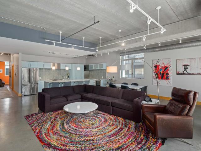 345 6th Avenue N # 102